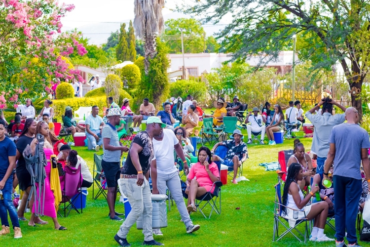 Sunday Picnic - Festive Experience